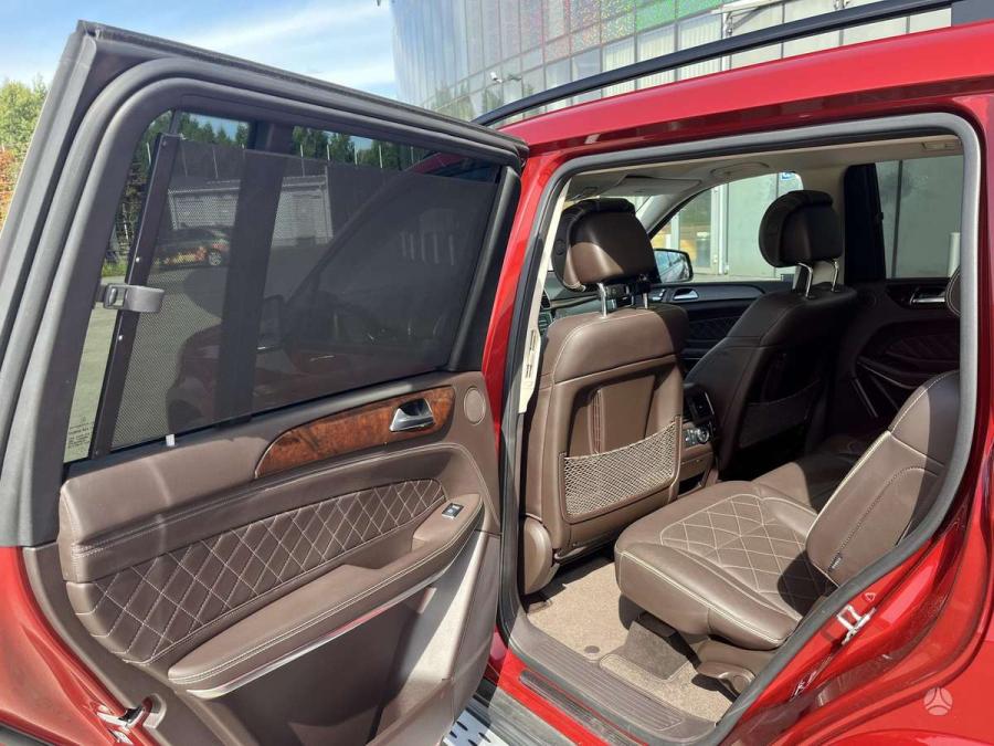 Красный Мерседес GLS 550 2018 в Шяуляй, объемом двигателя 4.66 л и пробегом 89 тыс. км за 37000 €, фото 15 на AUTOMOTO.COM.LV