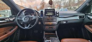 White Mercedes-Benz GLS 550 2017 in Siauliai, with an engine capacity of 4.66 L and mileage of 215 thousand km for 24000 €, photo 7 on AUTOMOTO.COM.LV