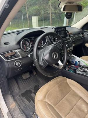 Balts Mercedes-Benz GLS 550 2017 Kauņa, ar dzinēja tilpumu 4.66 L un nobraukumu 334 tūkst. km par 23000 €, foto 9 vietnē AUTOMOTO.COM.LV