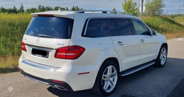 White Mercedes-Benz GLS 550 2017 in Siauliai, with an engine capacity of 4.66 L and mileage of 227 thousand km for 21000 €, photo 3 on AUTOMOTO.COM.LV