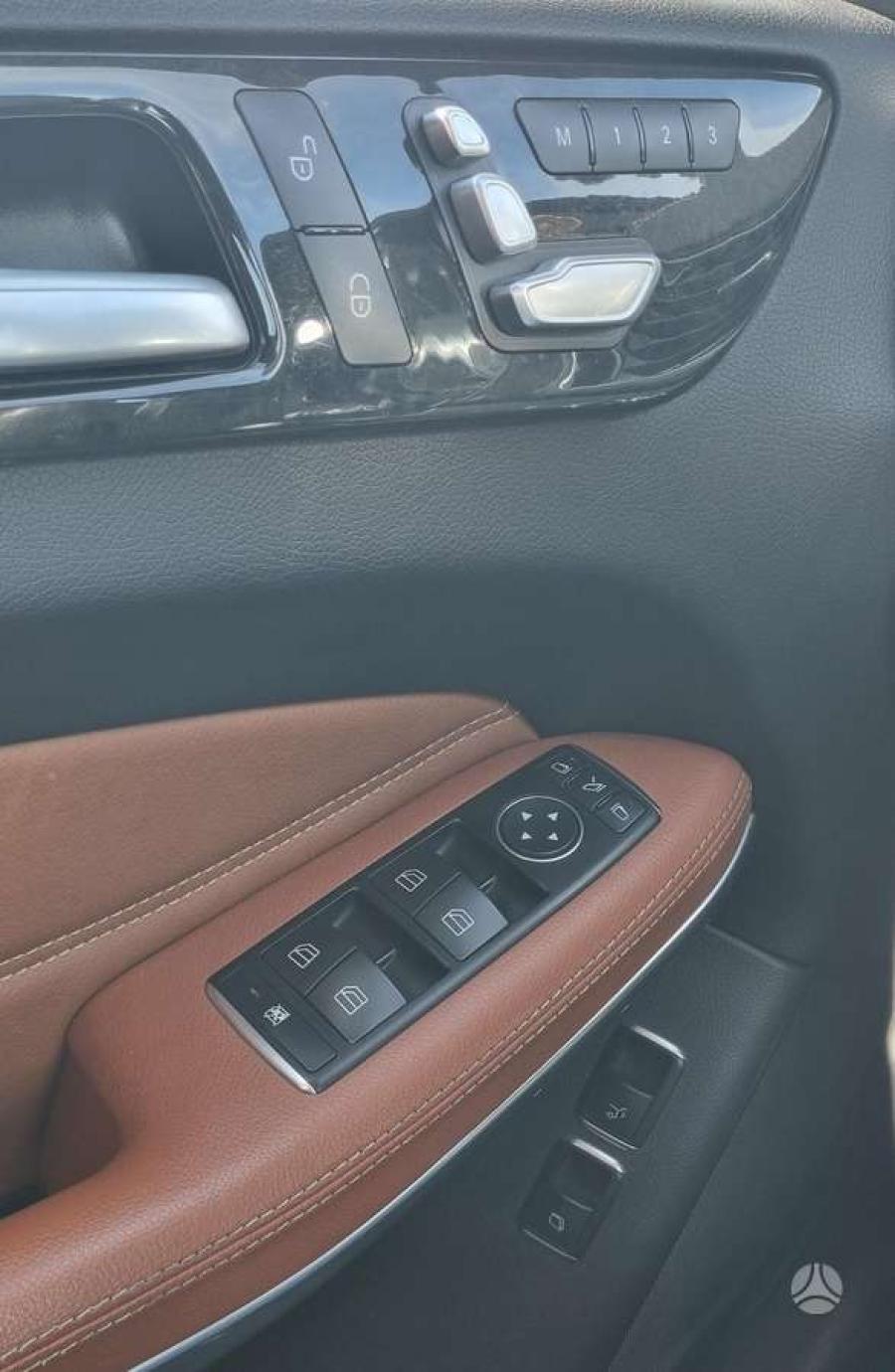 Белый Мерседес GLS 550 2017 в Шяуляй, объемом двигателя 4.66 л и пробегом 227 тыс. км за 21000 €, фото 11 на AUTOMOTO.COM.LV