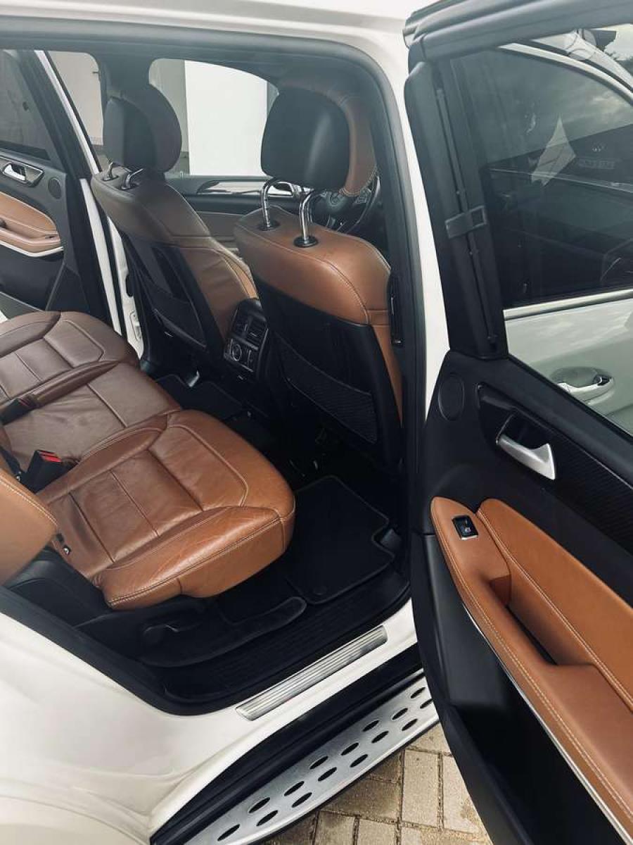 Balts Mercedes-Benz GLS 550 2018 Viļņa, ar dzinēja tilpumu 4.70 L un nobraukumu 93 tūkst. km par 25550 €, foto 25 vietnē AUTOMOTO.COM.LV