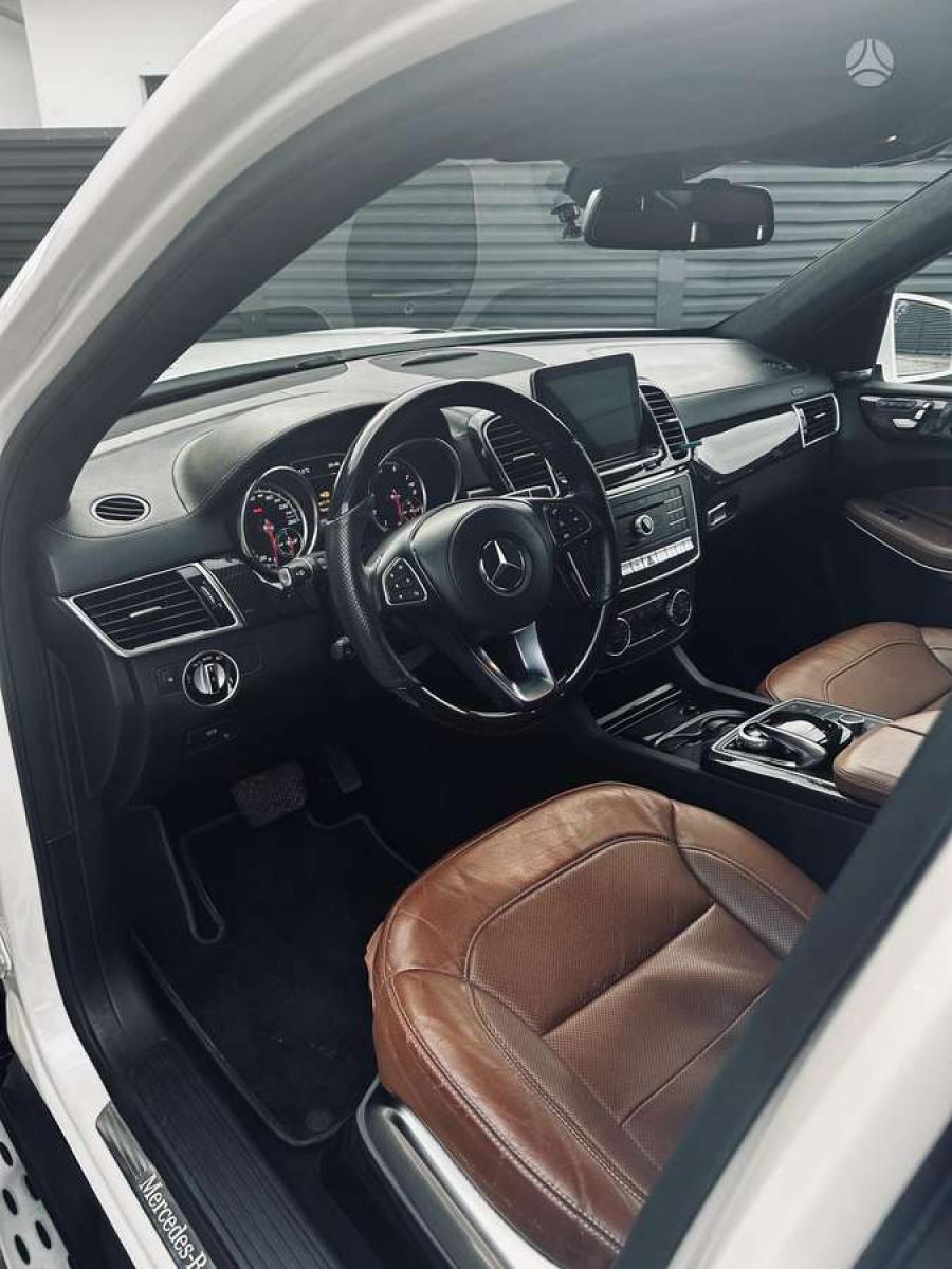 Balts Mercedes-Benz GLS 550 2018 Viļņa, ar dzinēja tilpumu 4.70 L un nobraukumu 93 tūkst. km par 25550 €, foto 29 vietnē AUTOMOTO.COM.LV