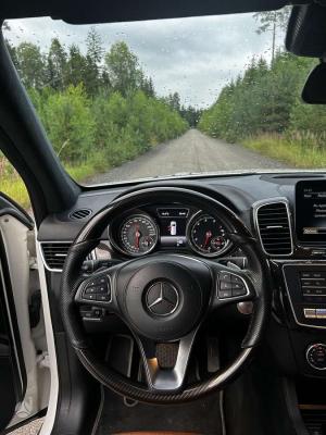 Balts Mercedes-Benz GLS 550 2018 Viļņa, ar dzinēja tilpumu 4.70 L un nobraukumu 93 tūkst. km par 25550 €, foto 34 vietnē AUTOMOTO.COM.LV