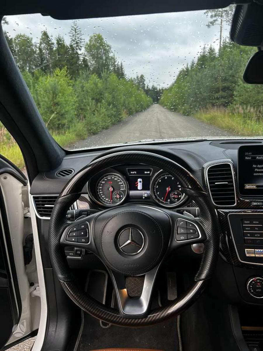 Balts Mercedes-Benz GLS 550 2018 Viļņa, ar dzinēja tilpumu 4.70 L un nobraukumu 93 tūkst. km par 25550 €, foto 34 vietnē AUTOMOTO.COM.LV
