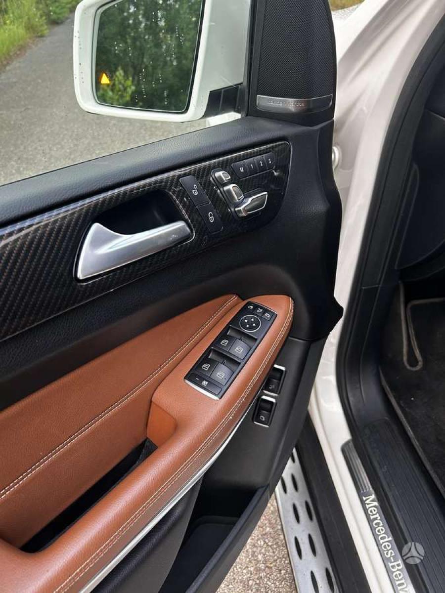 Balts Mercedes-Benz GLS 550 2018 Viļņa, ar dzinēja tilpumu 4.70 L un nobraukumu 93 tūkst. km par 25550 €, foto 36 vietnē AUTOMOTO.COM.LV