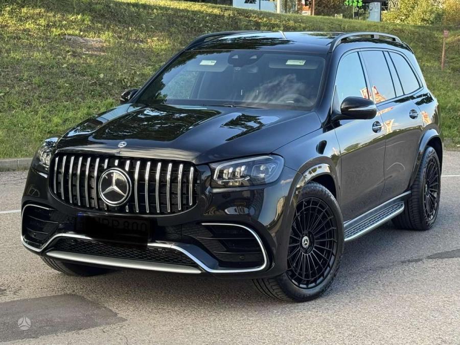 Black Mercedes-Benz gls-580 2021 in Jonava, with an engine capacity of 3.98 L and mileage of 146 thousand km for 69999 €, photo 3 on AUTOMOTO.COM.LV
