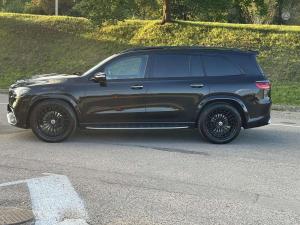 Black Mercedes-Benz gls-580 2021 in Jonava, with an engine capacity of 3.98 L and mileage of 146 thousand km for 69999 €, photo 8 on AUTOMOTO.COM.LV