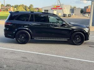 Black Mercedes-Benz gls-580 2021 in Jonava, with an engine capacity of 3.98 L and mileage of 146 thousand km for 69999 €, photo 12 on AUTOMOTO.COM.LV