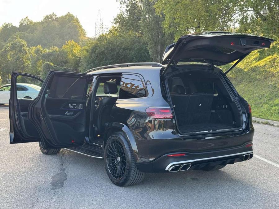 Black Mercedes-Benz gls-580 2021 in Jonava, with an engine capacity of 3.98 L and mileage of 146 thousand km for 69999 €, photo 16 on AUTOMOTO.COM.LV