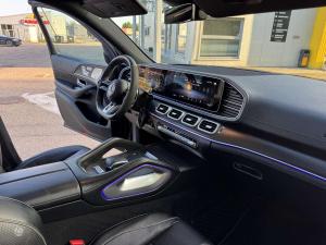 Black Mercedes-Benz gls-580 2021 in Jonava, with an engine capacity of 3.98 L and mileage of 146 thousand km for 69999 €, photo 21 on AUTOMOTO.COM.LV