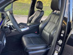 Black Mercedes-Benz gls-580 2021 in Jonava, with an engine capacity of 3.98 L and mileage of 146 thousand km for 69999 €, photo 22 on AUTOMOTO.COM.LV