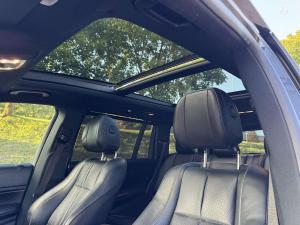 Black Mercedes-Benz gls-580 2021 in Jonava, with an engine capacity of 3.98 L and mileage of 146 thousand km for 69999 €, photo 29 on AUTOMOTO.COM.LV