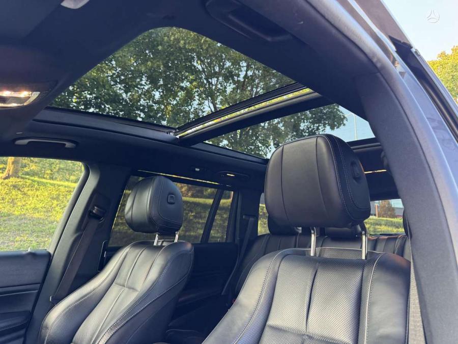 Black Mercedes-Benz gls-580 2021 in Jonava, with an engine capacity of 3.98 L and mileage of 146 thousand km for 69999 €, photo 29 on AUTOMOTO.COM.LV