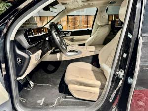 Black Mercedes-Benz gls-580 2021 in Vilnius, with an engine capacity of 3.98 L and mileage of 90 thousand km for 80000 €, photo 14 on AUTOMOTO.COM.LV