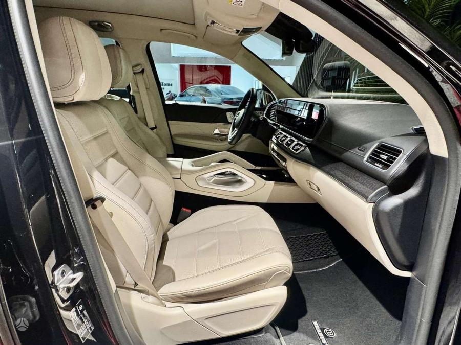 Black Mercedes-Benz gls-580 2021 in Vilnius, with an engine capacity of 3.98 L and mileage of 90 thousand km for 80000 €, photo 20 on AUTOMOTO.COM.LV
