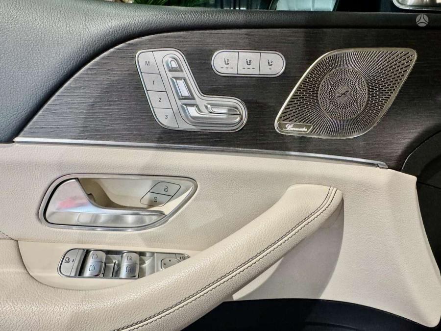 Black Mercedes-Benz gls-580 2021 in Vilnius, with an engine capacity of 3.98 L and mileage of 90 thousand km for 80000 €, photo 27 on AUTOMOTO.COM.LV