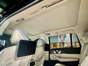 Black Mercedes-Benz gls-580 2021 in Vilnius, with an engine capacity of 3.98 L and mileage of 90 thousand km for 80000 €, photo 30 on AUTOMOTO.COM.LV