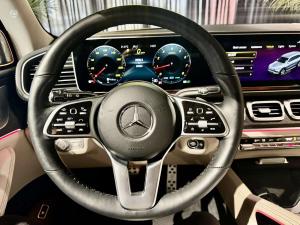 Black Mercedes-Benz gls-580 2021 in Vilnius, with an engine capacity of 3.98 L and mileage of 90 thousand km for 80000 €, photo 47 on AUTOMOTO.COM.LV