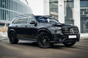 Black Mercedes-Benz gls-580 2024 in Vilnius, with an engine capacity of 3.98 L and mileage of 42 thousand km for 133000 €, photo 8 on AUTOMOTO.COM.LV