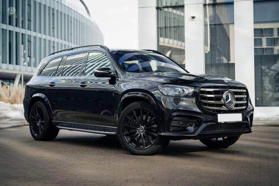 Black Mercedes-Benz gls-580 2024 in Vilnius, with an engine capacity of 3.98 L and mileage of 42 thousand km for 133000 €, photo 8 on AUTOMOTO.COM.LV