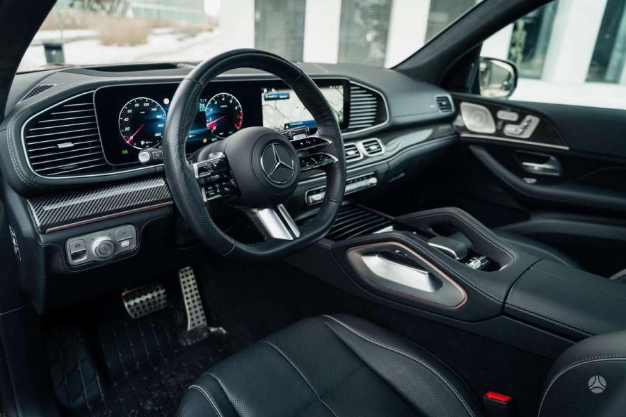 Black Mercedes-Benz gls-580 2024 in Vilnius, with an engine capacity of 3.98 L and mileage of 42 thousand km for 133000 €, photo 13 on AUTOMOTO.COM.LV