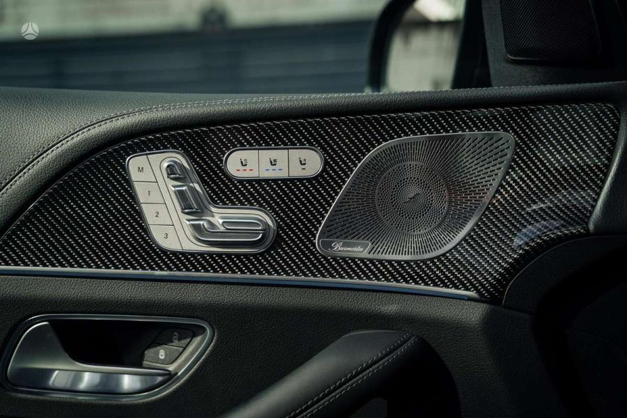 Black Mercedes-Benz gls-580 2024 in Vilnius, with an engine capacity of 3.98 L and mileage of 42 thousand km for 133000 €, photo 16 on AUTOMOTO.COM.LV