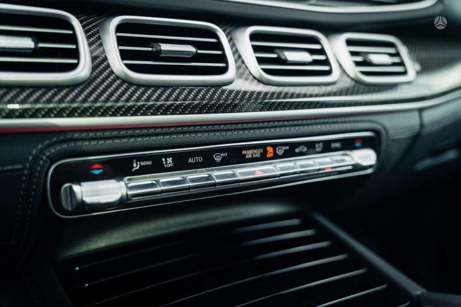 Black Mercedes-Benz gls-580 2024 in Vilnius, with an engine capacity of 3.98 L and mileage of 42 thousand km for 133000 €, photo 19 on AUTOMOTO.COM.LV