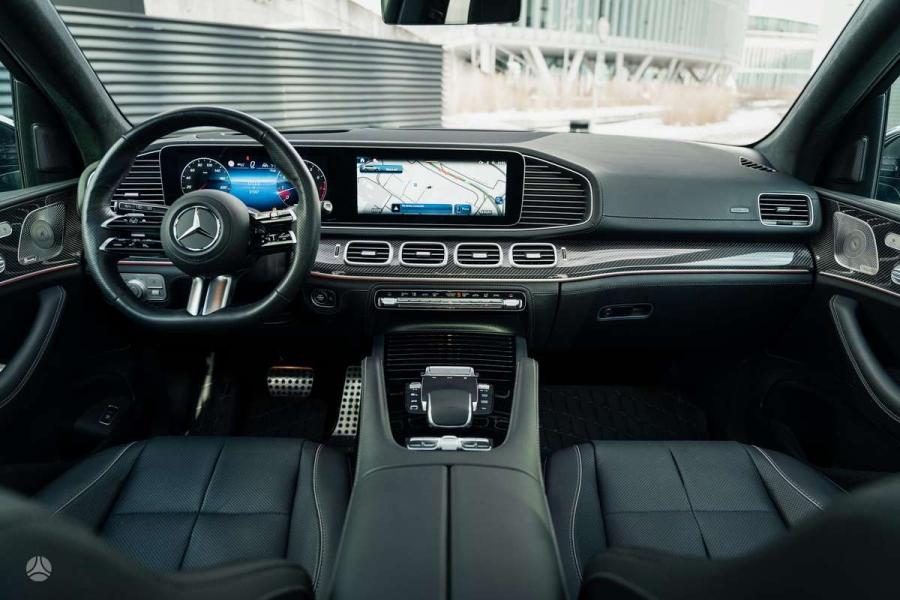 Black Mercedes-Benz gls-580 2024 in Vilnius, with an engine capacity of 3.98 L and mileage of 42 thousand km for 133000 €, photo 26 on AUTOMOTO.COM.LV