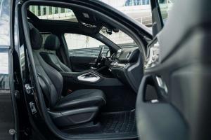 Black Mercedes-Benz gls-580 2024 in Vilnius, with an engine capacity of 3.98 L and mileage of 42 thousand km for 133000 €, photo 28 on AUTOMOTO.COM.LV