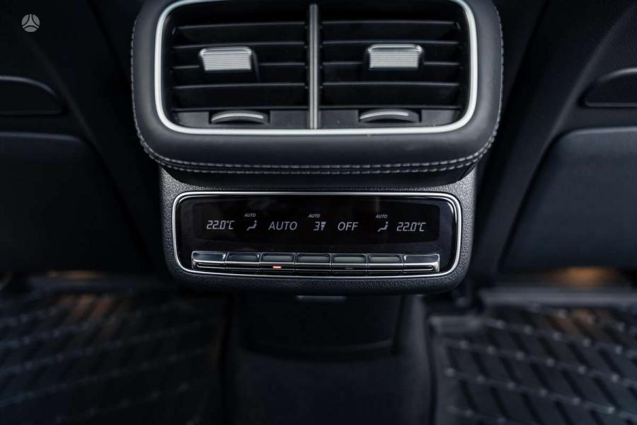 Black Mercedes-Benz gls-580 2024 in Vilnius, with an engine capacity of 3.98 L and mileage of 42 thousand km for 133000 €, photo 32 on AUTOMOTO.COM.LV