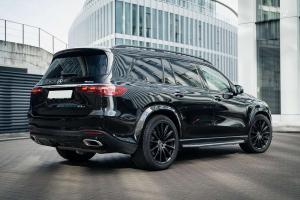 Black Mercedes-Benz gls-580 2024 in Vilnius, with an engine capacity of 3.98 L and mileage of 42 thousand km for 133000 €, photo 36 on AUTOMOTO.COM.LV