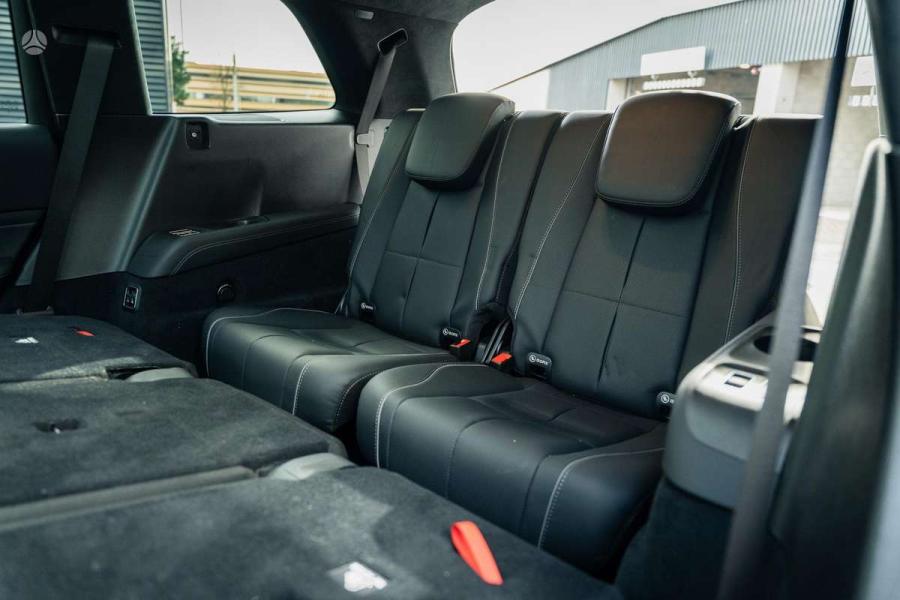 Black Mercedes-Benz gls-580 2024 in Vilnius, with an engine capacity of 3.98 L and mileage of 42 thousand km for 133000 €, photo 40 on AUTOMOTO.COM.LV