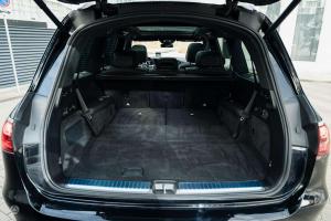 Black Mercedes-Benz gls-580 2024 in Vilnius, with an engine capacity of 3.98 L and mileage of 42 thousand km for 133000 €, photo 41 on AUTOMOTO.COM.LV