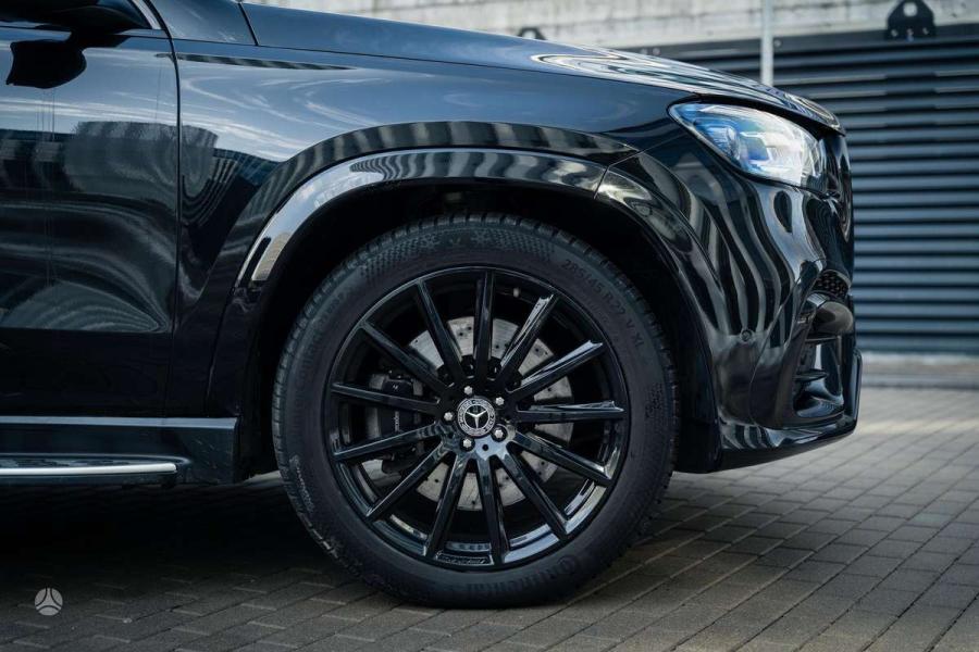 Black Mercedes-Benz gls-580 2024 in Vilnius, with an engine capacity of 3.98 L and mileage of 42 thousand km for 133000 €, photo 42 on AUTOMOTO.COM.LV
