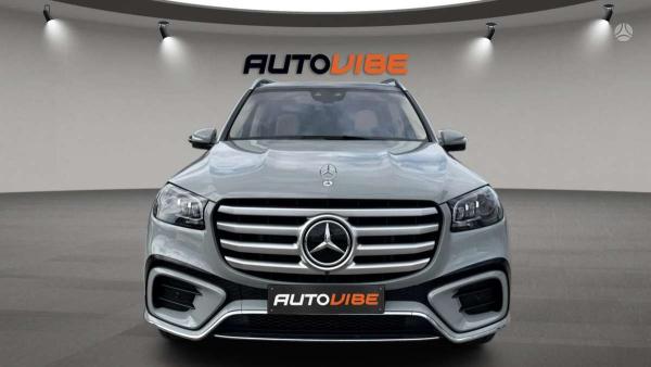 Grey Mercedes-Benz gls-580 2024 in Vilnius, with an engine capacity of 4.00 L and mileage of 71 thousand km for 97777 €, photo 3 on AUTOMOTO.COM.LV