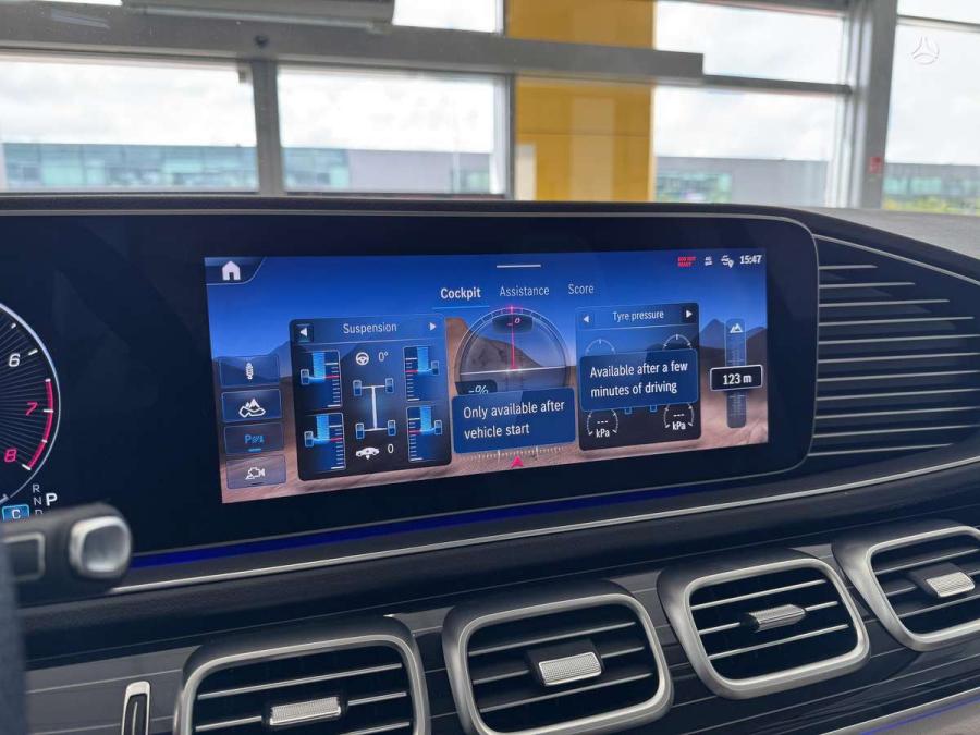 Pelēks Mercedes-Benz gls-580 2024 Viļņa, ar dzinēja tilpumu 4.00 L un nobraukumu 71 tūkst. km par 97777 €, foto 36 vietnē AUTOMOTO.COM.LV