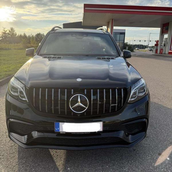 Mercedes-Benz GLS 63 AMG 2017 in Vilnius on AUTOMOTO.COM.LV Black Mercedes-Benz GLS 63 AMG 2017 in Vilnius, with an engine capacity of 0.00 L and mileage of 293 thousand km for 32400 €, photo 4 on AUTOMOTO.COM.LV