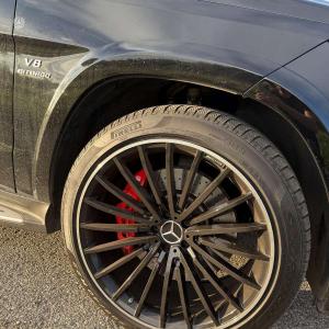 Black Mercedes-Benz GLS 63 AMG 2017 in Vilnius, with an engine capacity of 0.00 L and mileage of 293 thousand km for 32400 €, photo 6 on AUTOMOTO.COM.LV