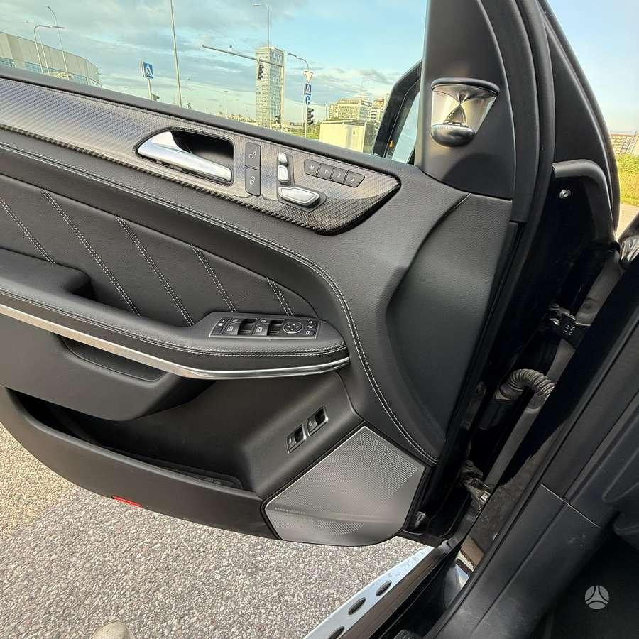 Black Mercedes-Benz GLS 63 AMG 2017 in Vilnius, with an engine capacity of 0.00 L and mileage of 293 thousand km for 32400 €, photo 13 on AUTOMOTO.COM.LV
