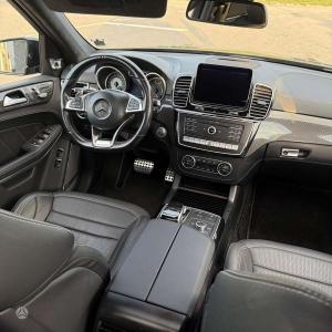Black Mercedes-Benz GLS 63 AMG 2017 in Vilnius, with an engine capacity of 0.00 L and mileage of 293 thousand km for 32400 €, photo 17 on AUTOMOTO.COM.LV