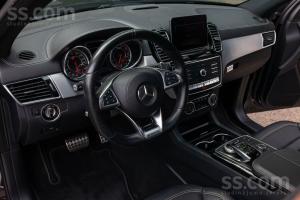 Black Mercedes-Benz GLS 63 AMG 2019 in Riga, with an engine capacity of 5.50 L and mileage of 94 thousand km for 59000 €, photo 6 on AUTOMOTO.COM.LV