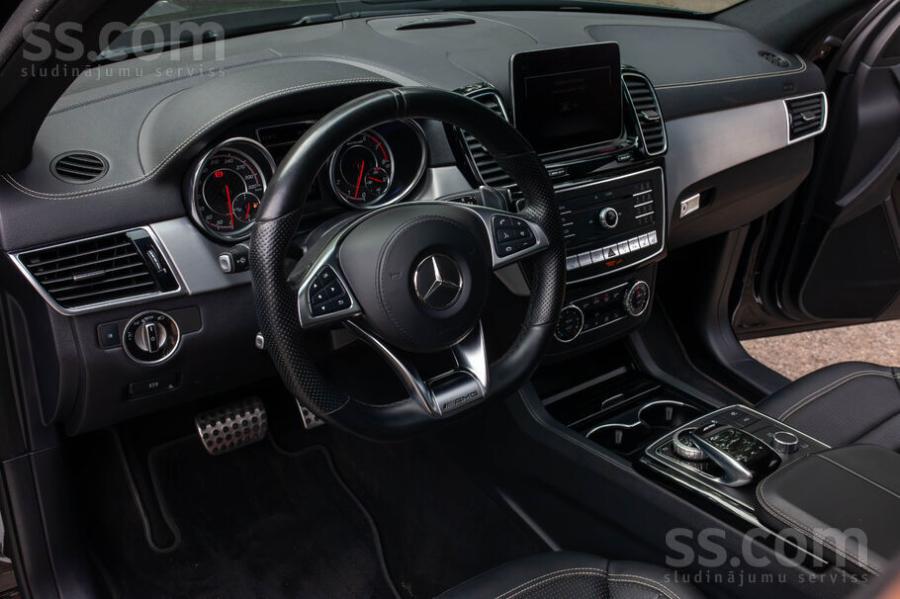 Black Mercedes-Benz GLS 63 AMG 2019 in Riga, with an engine capacity of 5.50 L and mileage of 94 thousand km for 59000 €, photo 6 on AUTOMOTO.COM.LV