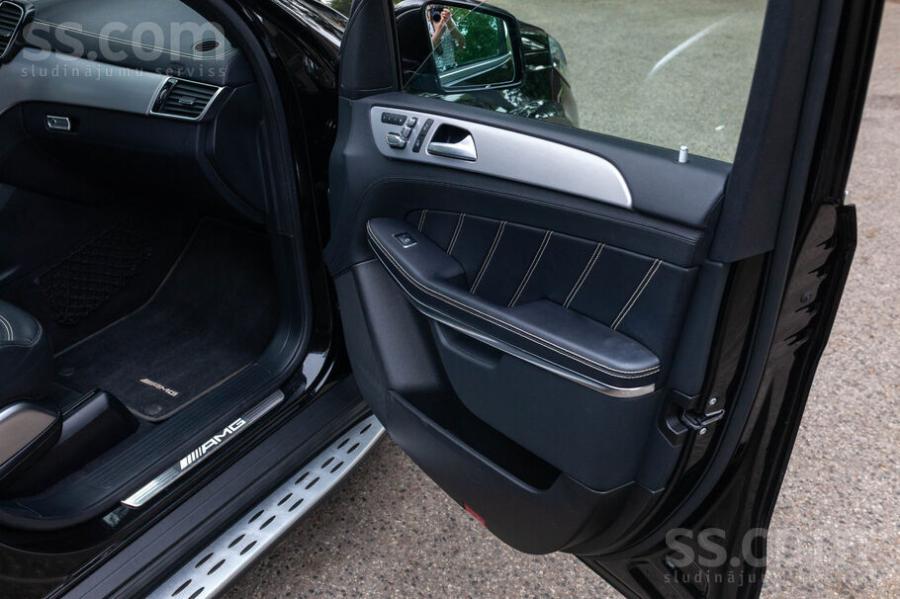 Black Mercedes-Benz GLS 63 AMG 2019 in Riga, with an engine capacity of 5.50 L and mileage of 94 thousand km for 59000 €, photo 21 on AUTOMOTO.COM.LV