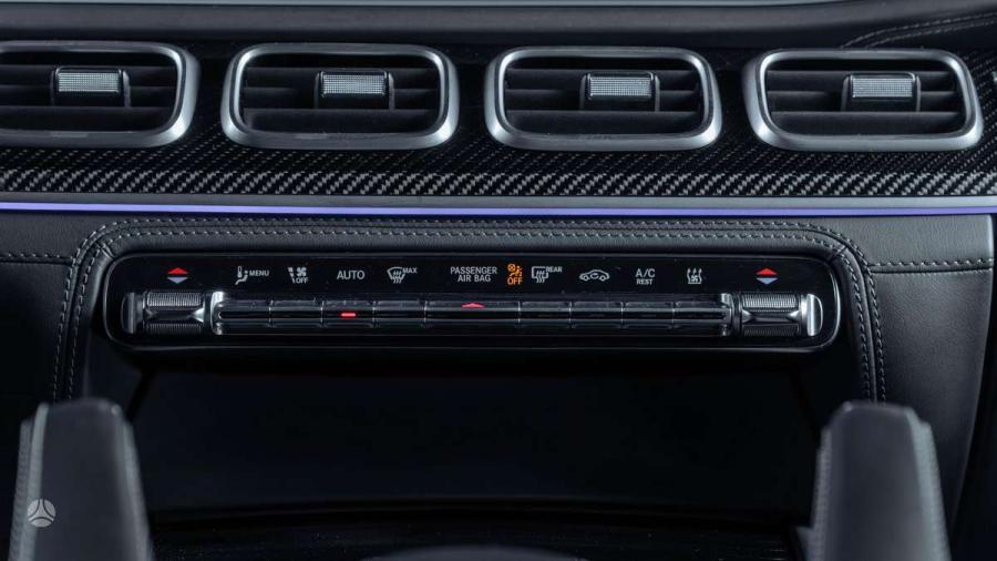 Черный Мерседес GLS 63 AMG 2023 в Вильнюс, объемом двигателя 3.98 л и пробегом 100 тыс. км за 87998 €, фото 18 на AUTOMOTO.COM.LV
