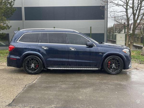 Синий Мерседес GLS 63 AMG 2017 в Вильнюс, объемом двигателя 5.46 л и пробегом 170 тыс. км за 15550 €, фото 2 на AUTOMOTO.COM.LV