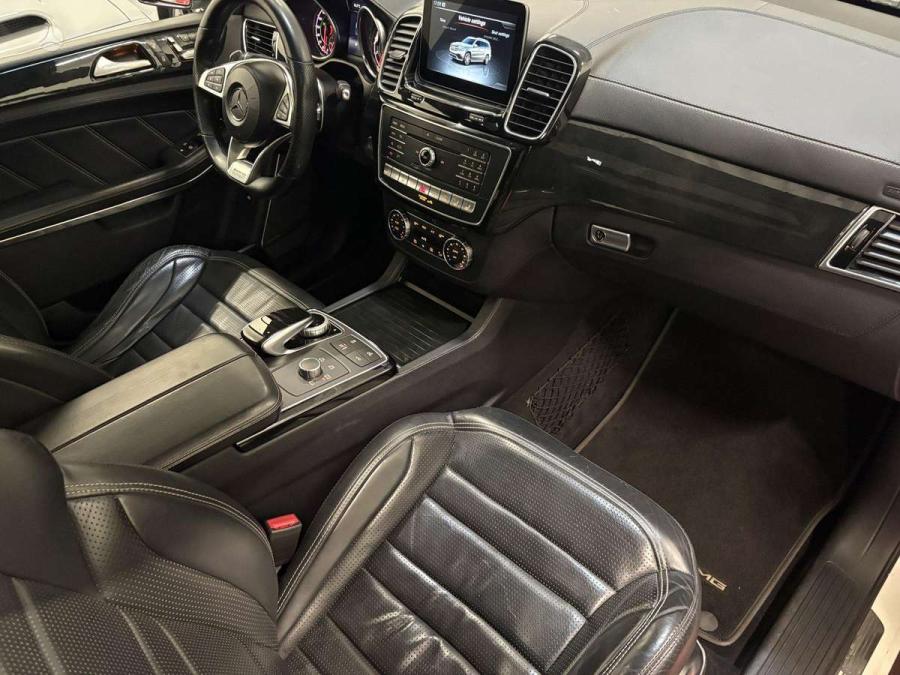 Белый Мерседес GLS 63 AMG 2016 в Вильнюс, объемом двигателя 5.46 л и пробегом 135 тыс. км за 30990 €, фото 20 на AUTOMOTO.COM.LV