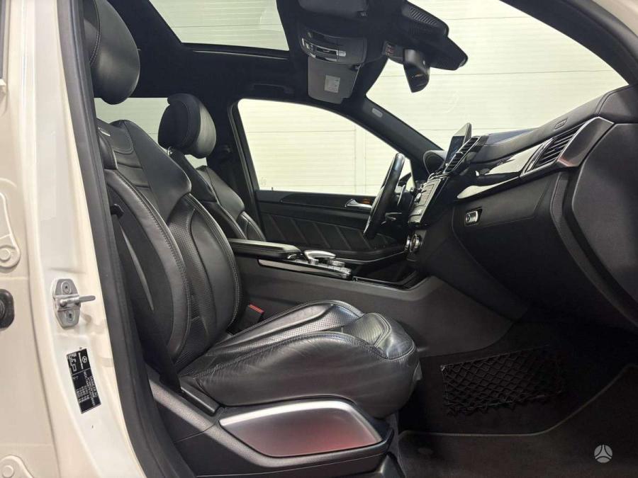 Белый Мерседес GLS 63 AMG 2016 в Вильнюс, объемом двигателя 5.46 л и пробегом 135 тыс. км за 30990 €, фото 21 на AUTOMOTO.COM.LV