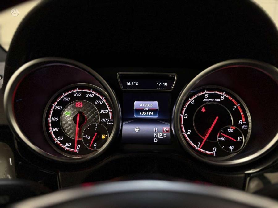Белый Мерседес GLS 63 AMG 2016 в Вильнюс, объемом двигателя 5.46 л и пробегом 135 тыс. км за 30990 €, фото 25 на AUTOMOTO.COM.LV