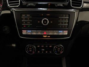 Белый Мерседес GLS 63 AMG 2016 в Вильнюс, объемом двигателя 5.46 л и пробегом 135 тыс. км за 30990 €, фото 29 на AUTOMOTO.COM.LV